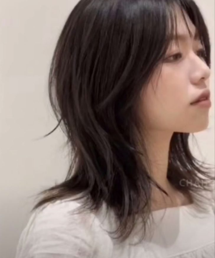 12 Gaya Rambut Wolf Cut yang Bisa Kamu Coba! - Best Seller Gramedia