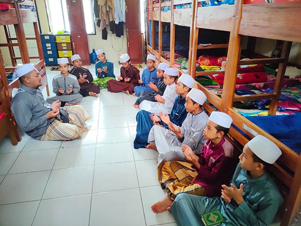 10 Pesantren Terbaik di Indonesia dengan Sejarah dan Fasilitasnya!