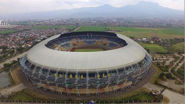 10 Stadion Terbesar di Indonesia, Kapasitasnya Hingga 82.000 Penonton!