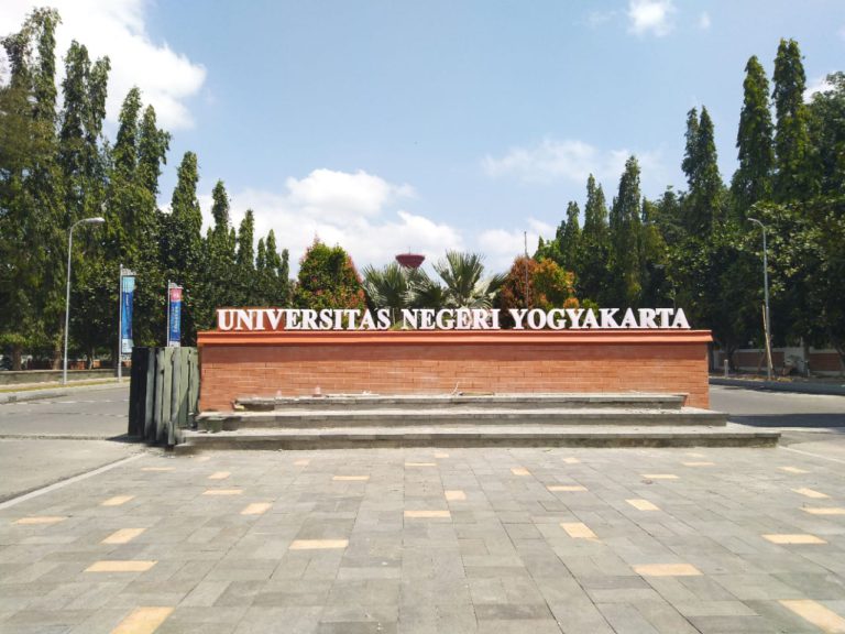 10 Pilihan Universitas Negeri di Yogyakarta Terbaik dan Terfavorit!