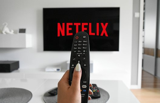28 Rekomendasi Film Netflix Terbaik untuk Mengisi Waktu Senggang