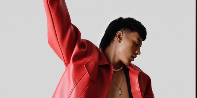 20 Rekomendasi Rambut Mullet Botak yang Trendy!