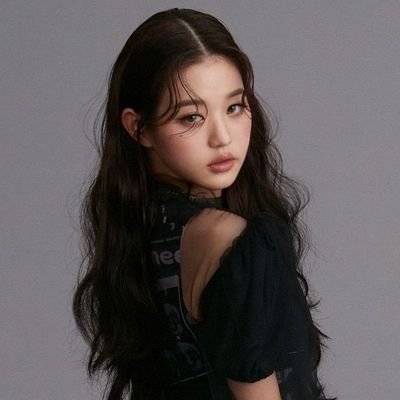 10 Model Rambut Ikal Wanita dan Cara Perawatannya yang Benar