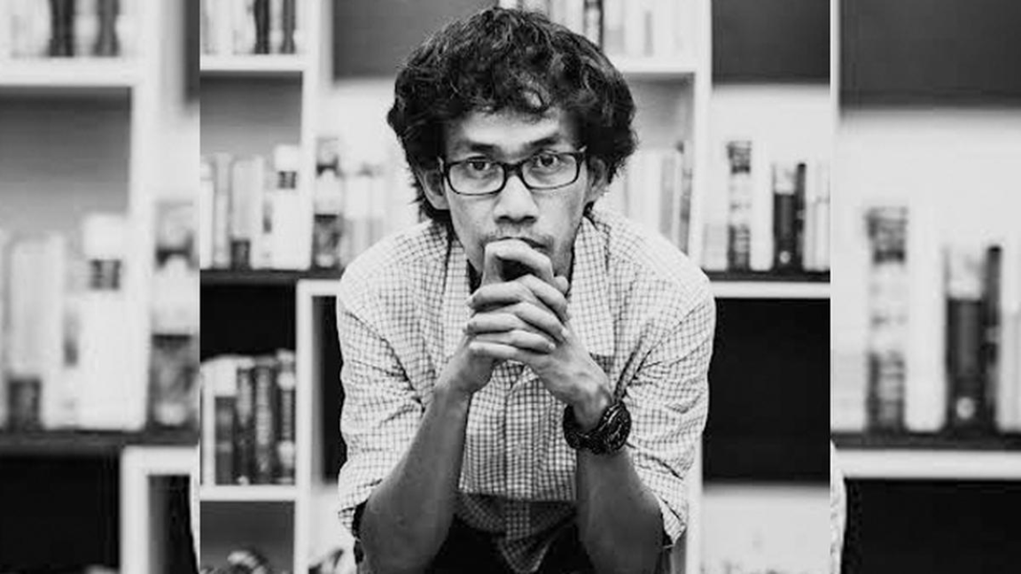 Review Buku Melihat Api Bekerja Karya Aan Mansyur