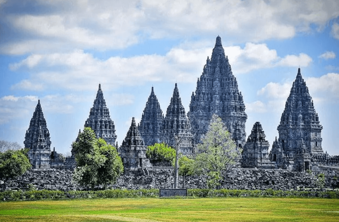 9 Peninggalan Kerajaan Mataram Kuno Beserta Manfaatnya di Era Modern