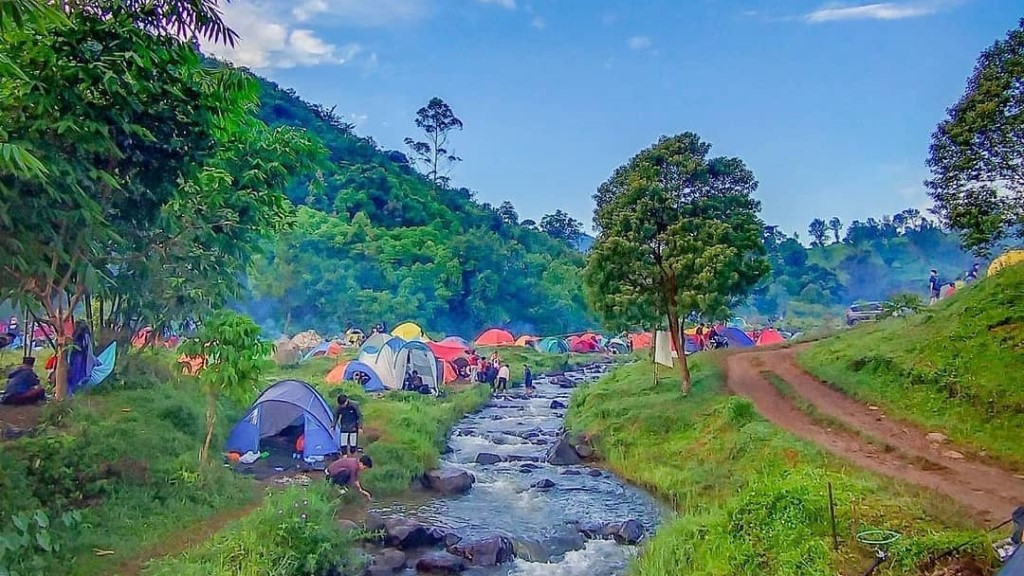 10 Rekomendasi Tempat Camping yang Hits di Ciwidey - Wisata Gramedia