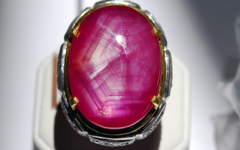 Apa Itu Batu Ruby Burma dan Ciri-Ciri Batu Ruby Burma Asli