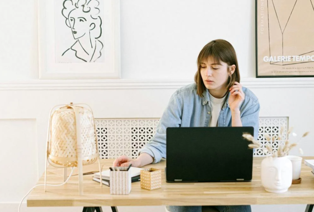 Penyebab Introvert di Tempat Kerja: Baik atau Buruk?